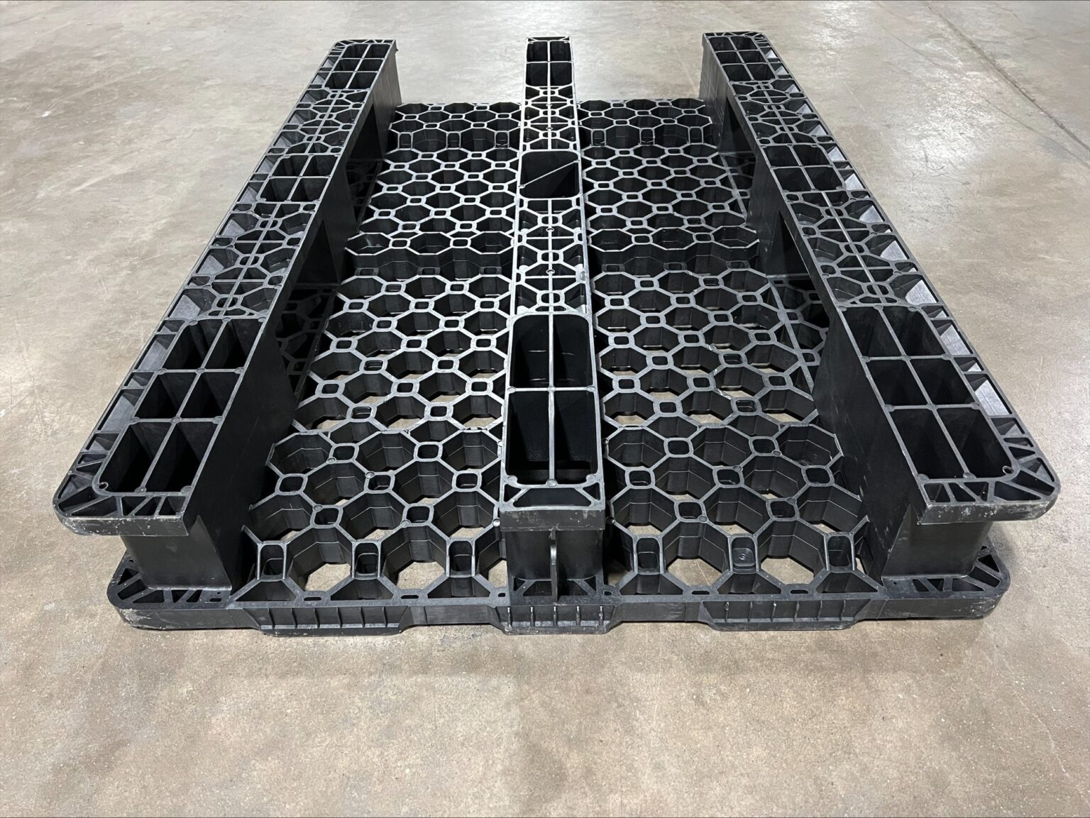 Used 1200x800 Euro Size Stackable Pallet | Plastic Pallet Pros